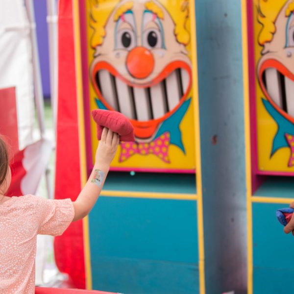 Clowns Unlimited | Categories | Deluxe Carnival Games
